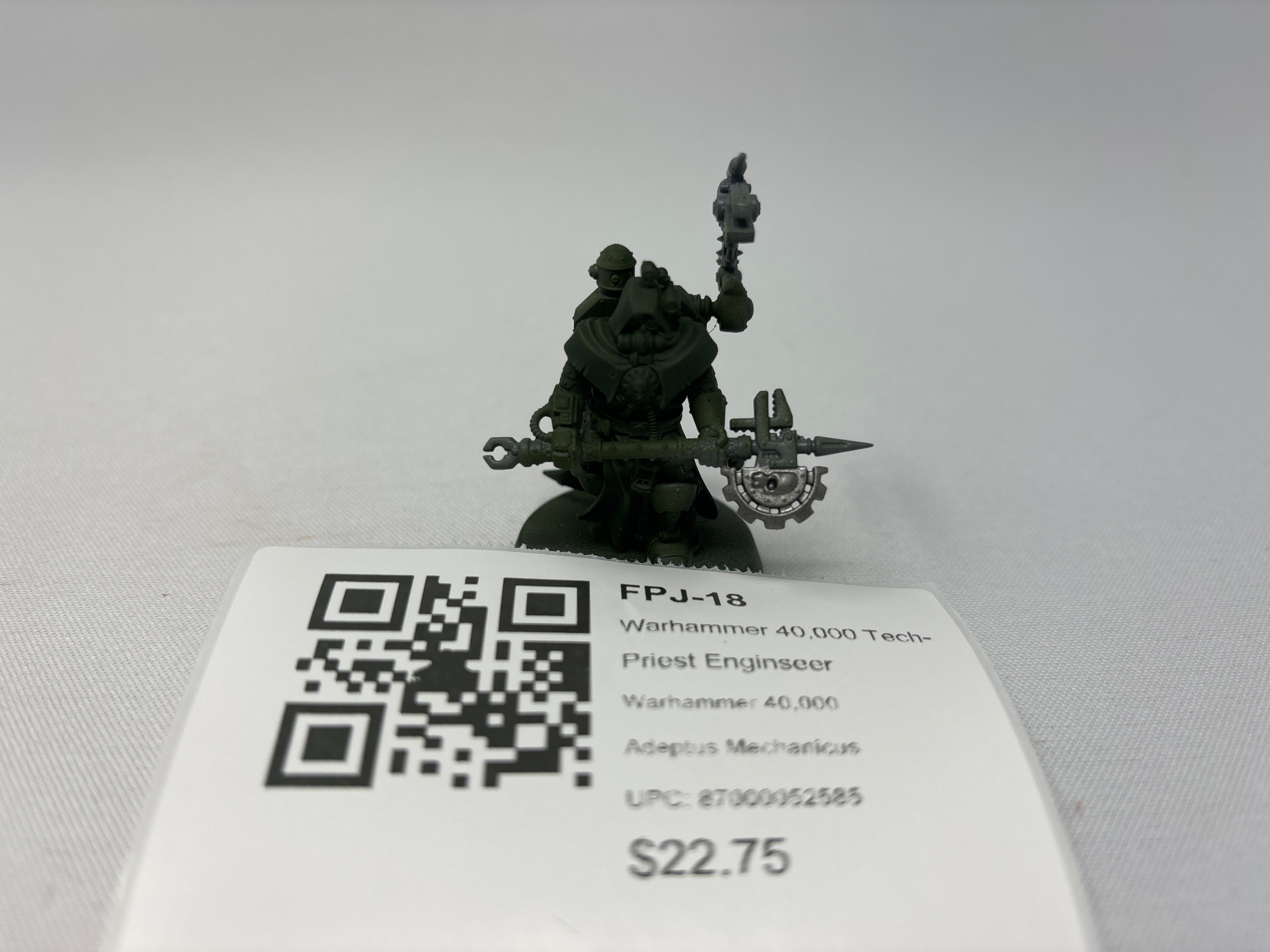 Warhammer 40,000 Tech-Priest Enginseer FPJ-18 | Frontline Gaming
